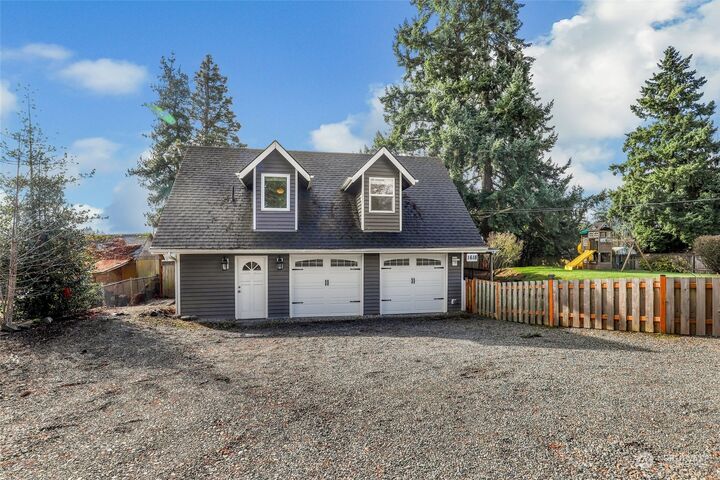 Home for sale in Puyallup: 1618 34th Avenue Ct SW, Puyallup, WA 98373