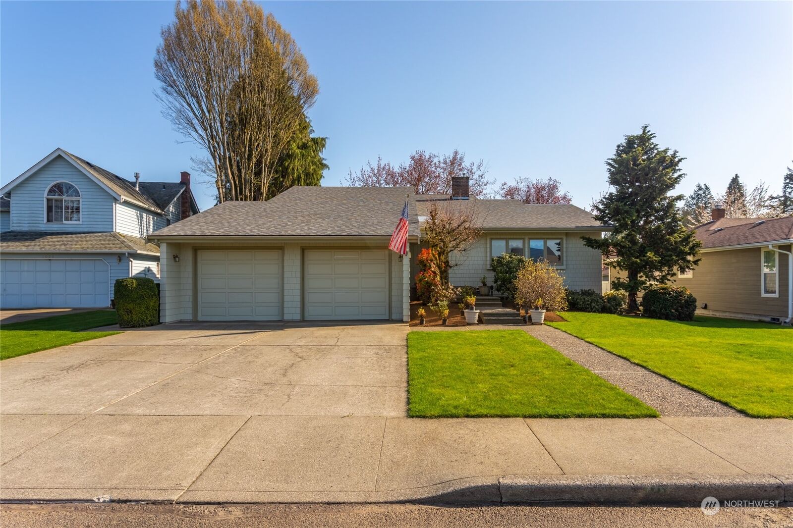 6 bed Lynden home for sale: 1007 Benson Lane, Lynden, WA 98264