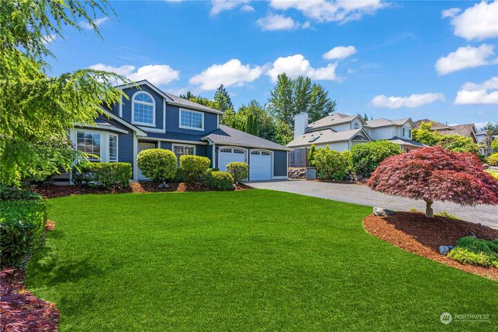 Home for sale in Puyallup: 161 Eagle Ridge Drive E, Puyallup, WA 98374