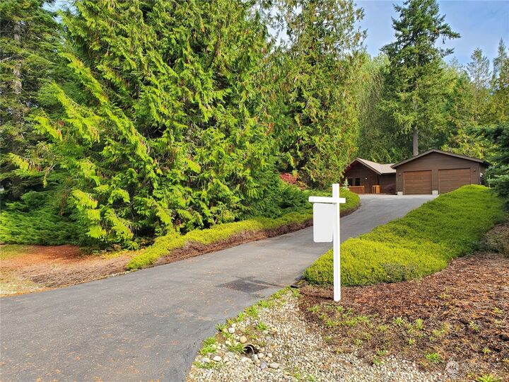 3 bed Olympia home for sale: 3222 Hollywood Drive NE, Olympia, WA 98516