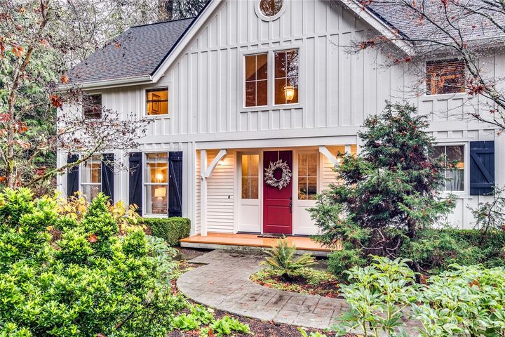 Home for sale in Bainbridge Island: 13370 Bridgestone Court NE ...