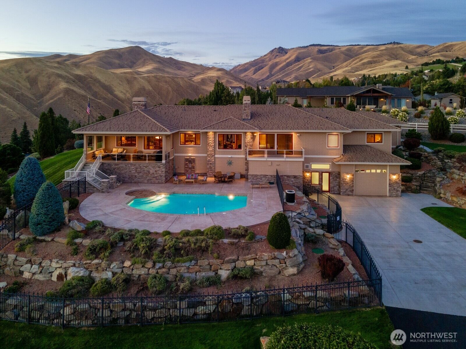 4 bed Wenatchee home for sale: 4065 W Eaglerock Drive, Wenatchee, WA 98801