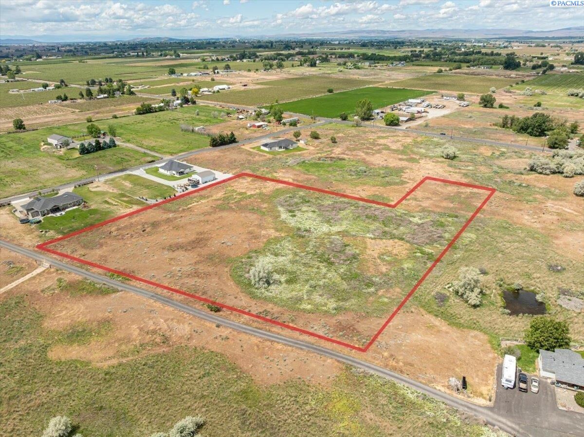 House for sale in Prosser: 176501 Lower County, Prosser, WA 99350