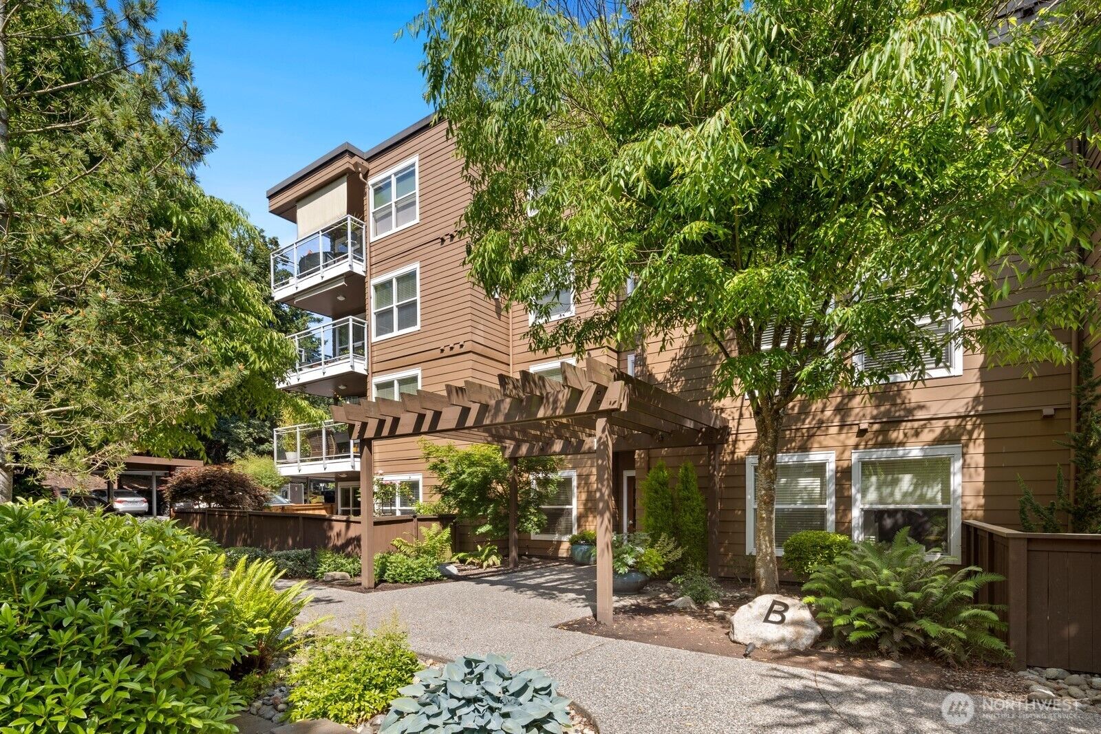 Home for sale in Edmonds: 22910 90th Avenue W B306, Edmonds, WA 98026