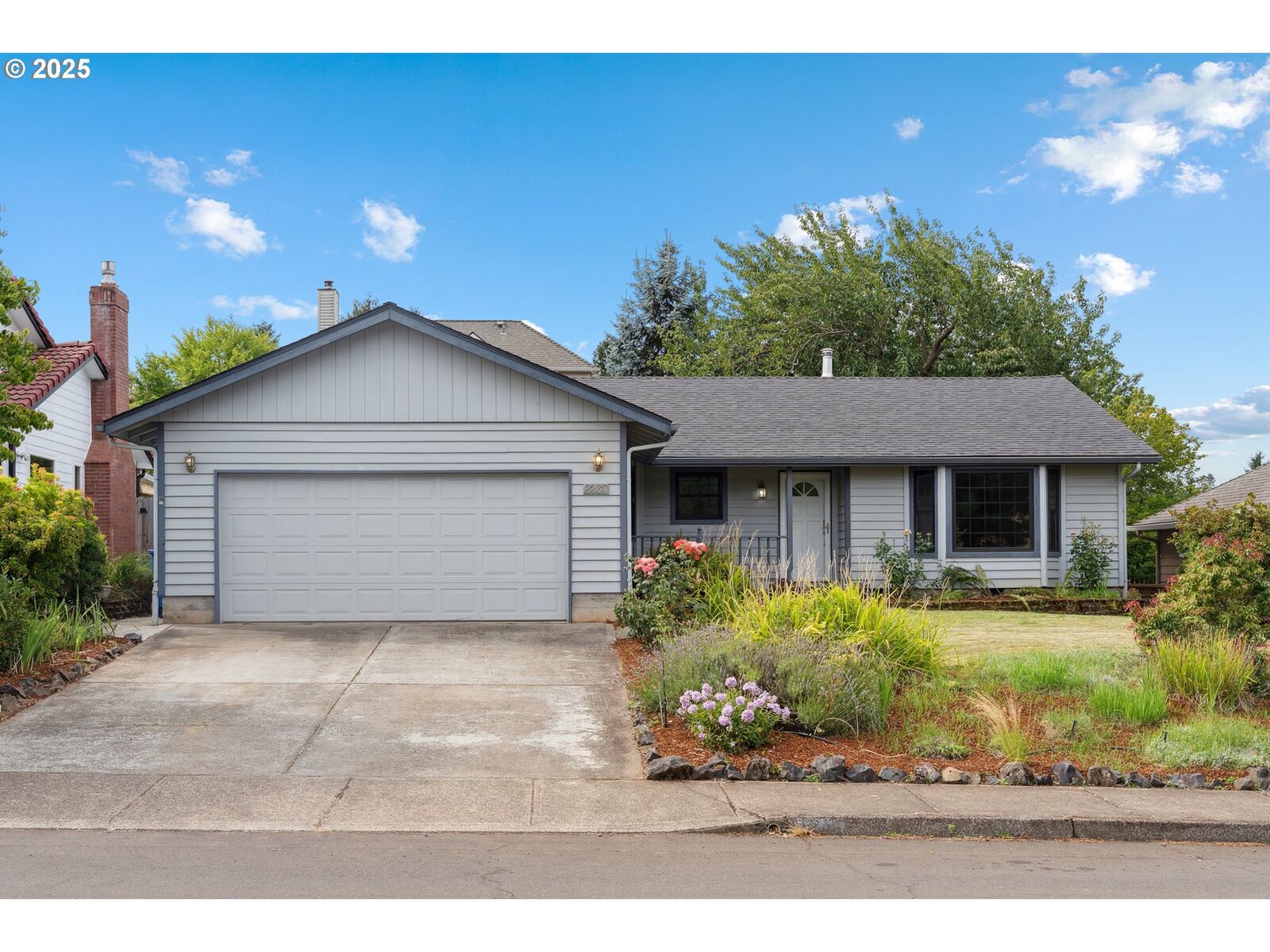 Home for sale in Salem: 2260 Red Oak Dr, Salem, OR 97302