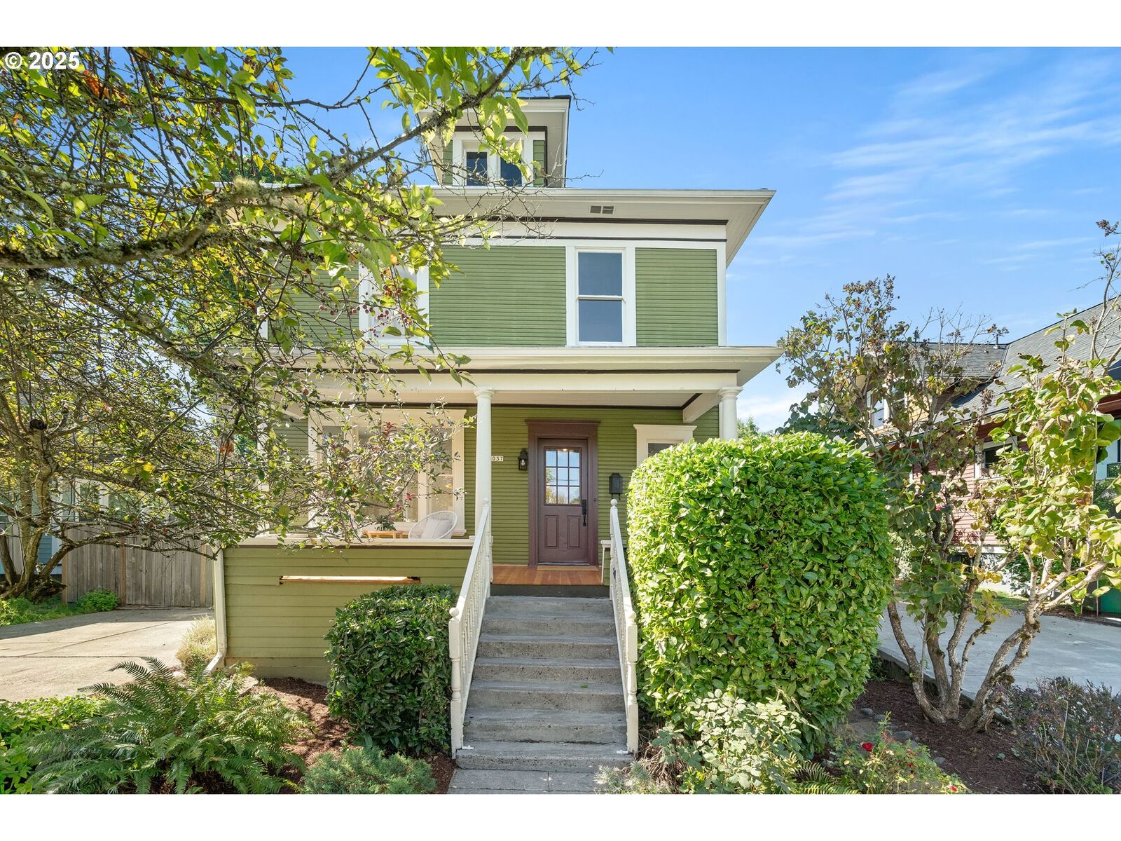 Home for sale in Portland: 4037 NE 9th Ave, Portland, OR 97212