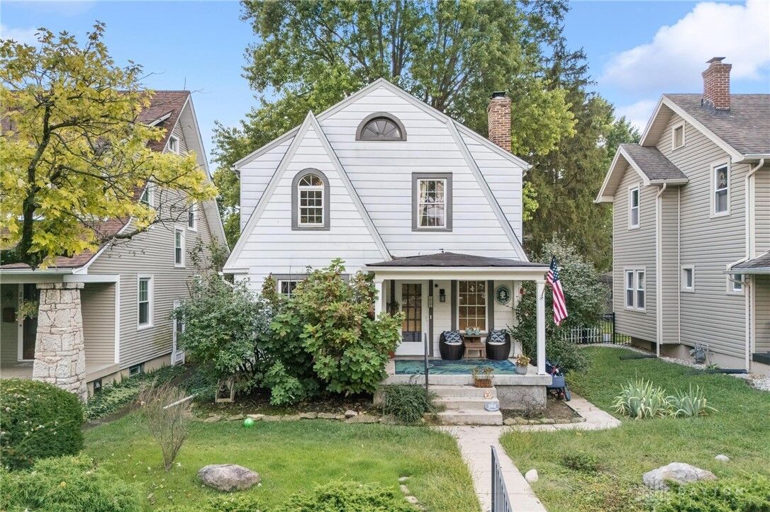 House for sale in Oakwood: 252 Hadley Avenue, Oakwood, OH 45419