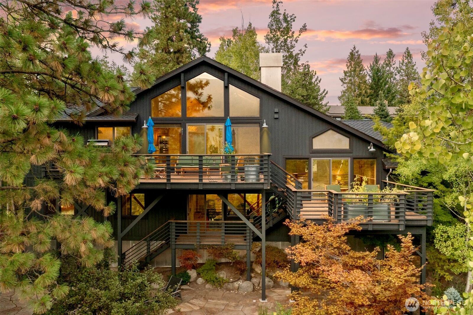 3 bed Leavenworth home for sale: 10224 Titus Road, Leavenworth, WA 98826