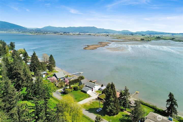 2 bed Bow home for sale: 11586 Scott Road, Bow, WA 98232